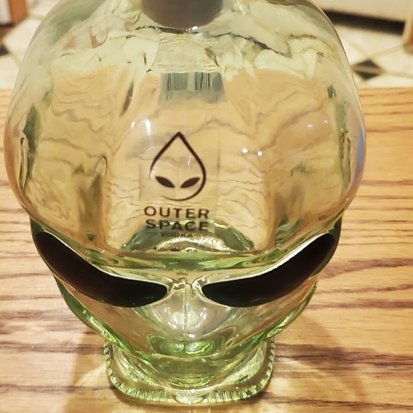 Dining | Outer Space Vodka Alien Head Green Glass Bottle 75 Tall Empty ...